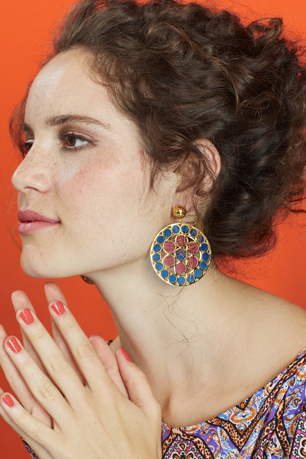 DAISY EARRING CORAL/ BLUE